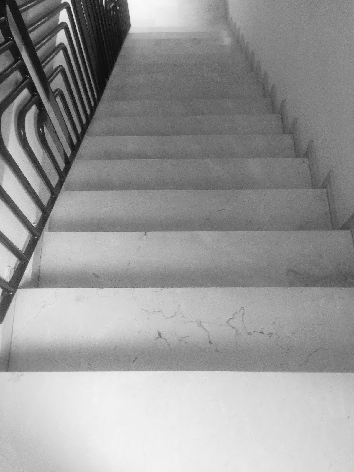 CAU - Daniela Jiménez 1ºD: ELEMENTOS VISUALES - La Línea y el Punto