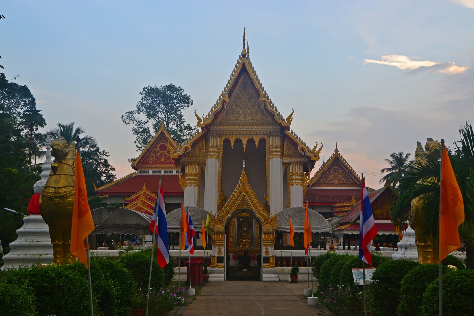 Tales and Travels from the Huntley Home: Thailand: Ko Kret