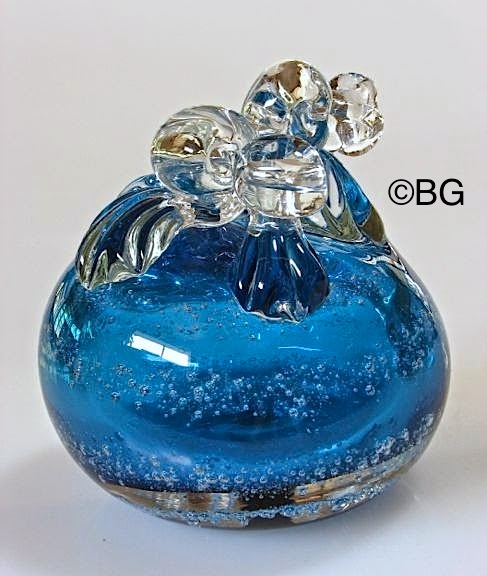 Australian Glass: Chuck Simpson - Glass artist and personality