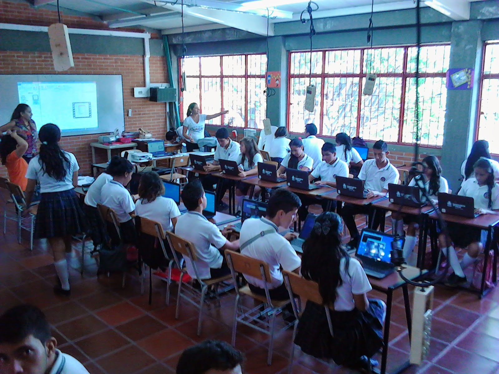 Aprendamos A Disfrutar Con Armonia Nuestra Adolescencia 2014