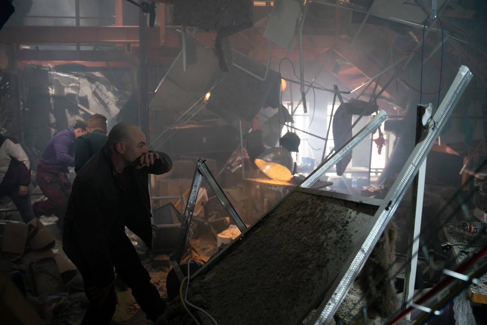 Coronation Street Blog: Pics: Behind the scenes at Underworld roof collapse