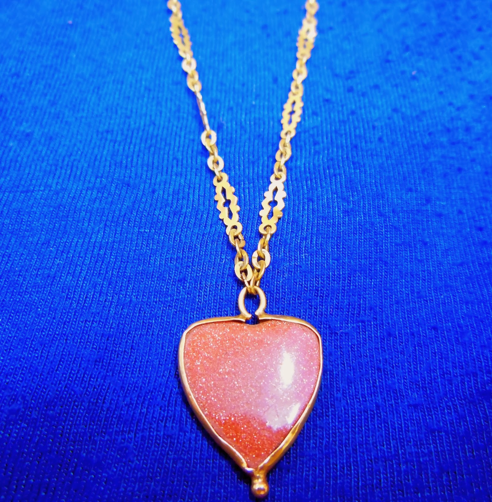 Fashionable n Chic: Sandstone pendant chain
