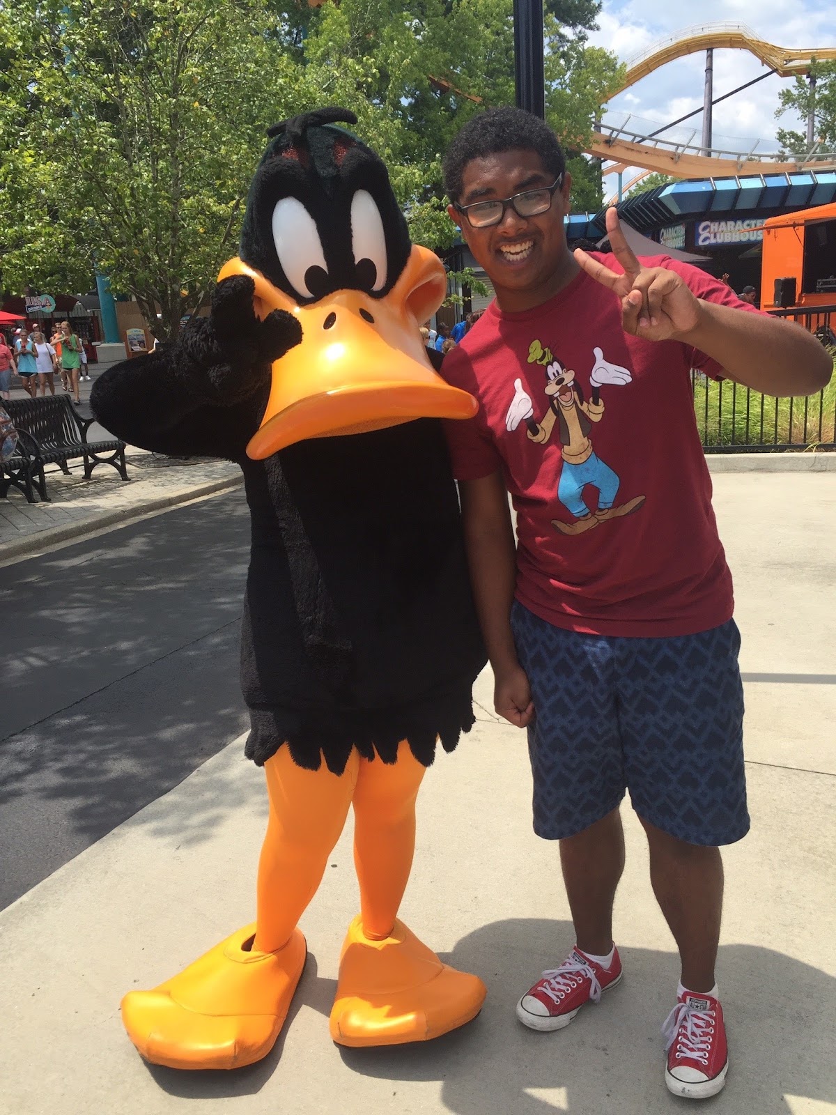 Sorcerer Lito's Ultimate Disney Blog: Looney Tunes at Six Flags Parks