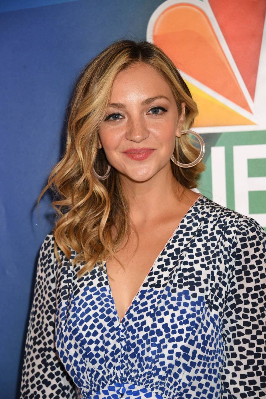 Abby Elliott Stills At NBCUniversal Upfront Presentation - Tollywood Boost