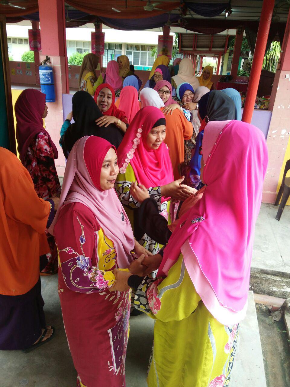 SK KAMPUNG BARU KUALA ABANG DUNGUN: BERSALAMAN MEMOHON KEMAAFAN ERAT ...