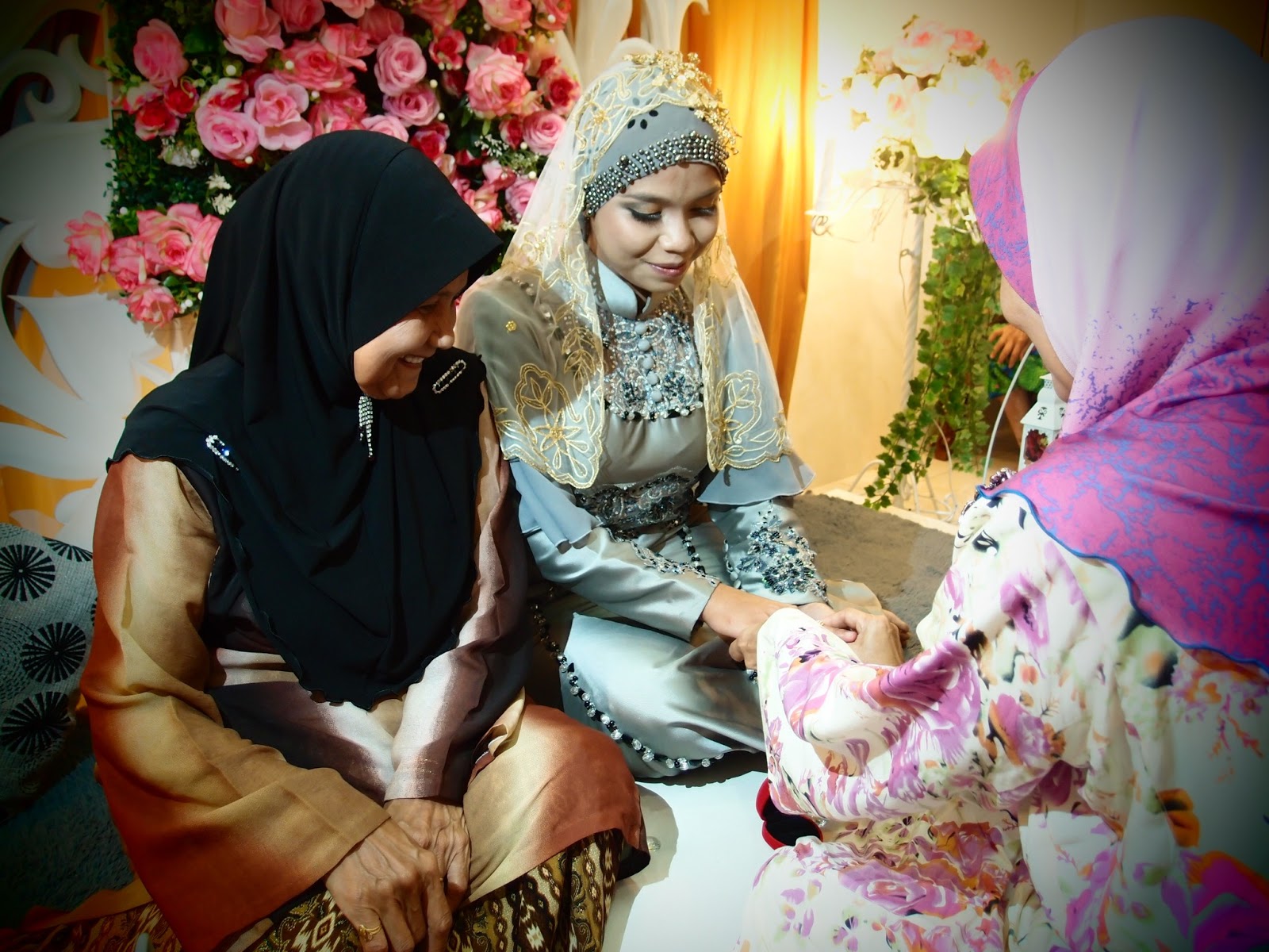 EONE-XILA: Majlis Merisik & Bertunang