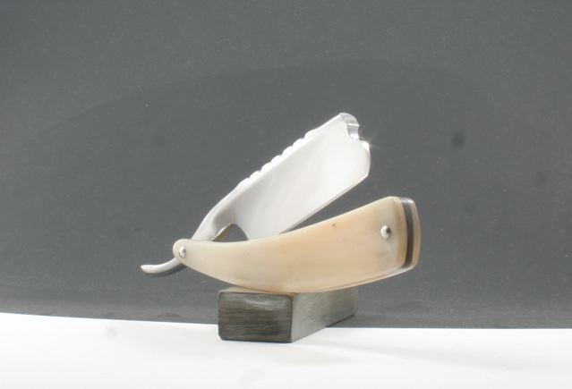 A Razors Tale: Custom Straight Razors