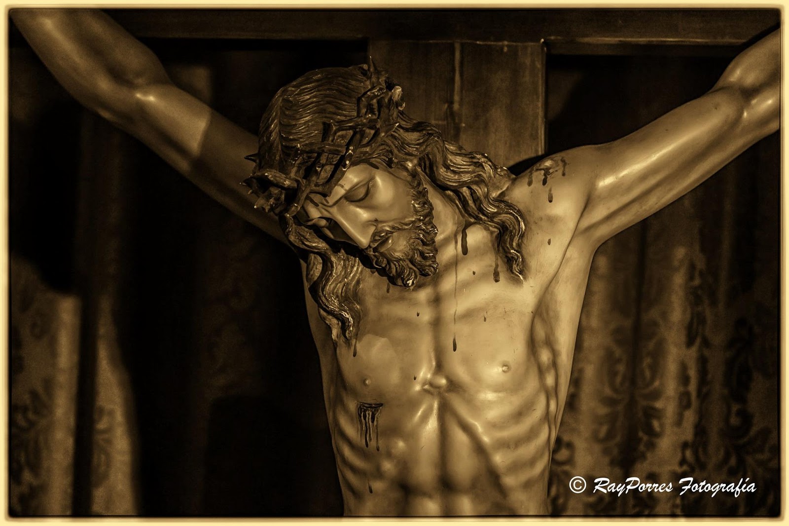 FORMACIÓN COFRADE DE LOS ESTUDIANTES DE OVIEDO: PIEDAD POPULAR Y ...