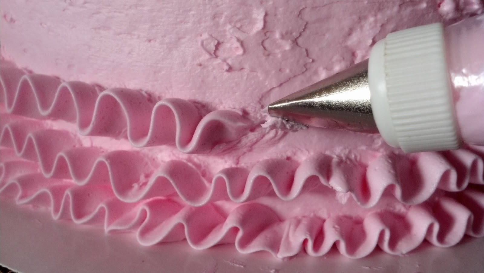 Sweet Baking Boutique: Ruffle Cake Technique Tutorial