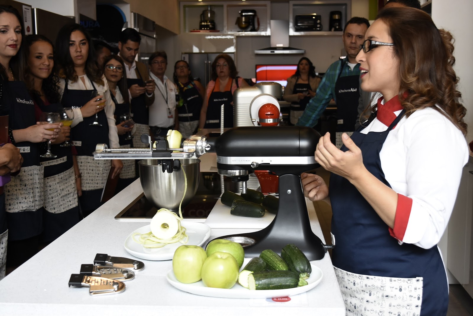 KitchenAid presenta su nueva y única batidora Mini - puntoguate.com