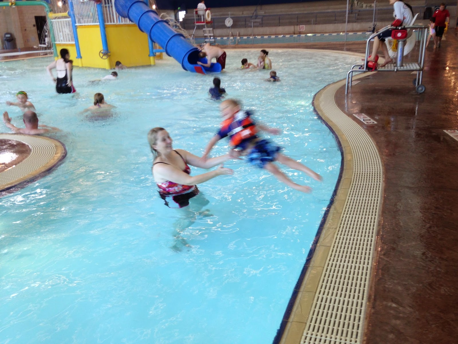 We are a happy family!: Spring Break at the Kamas Pool