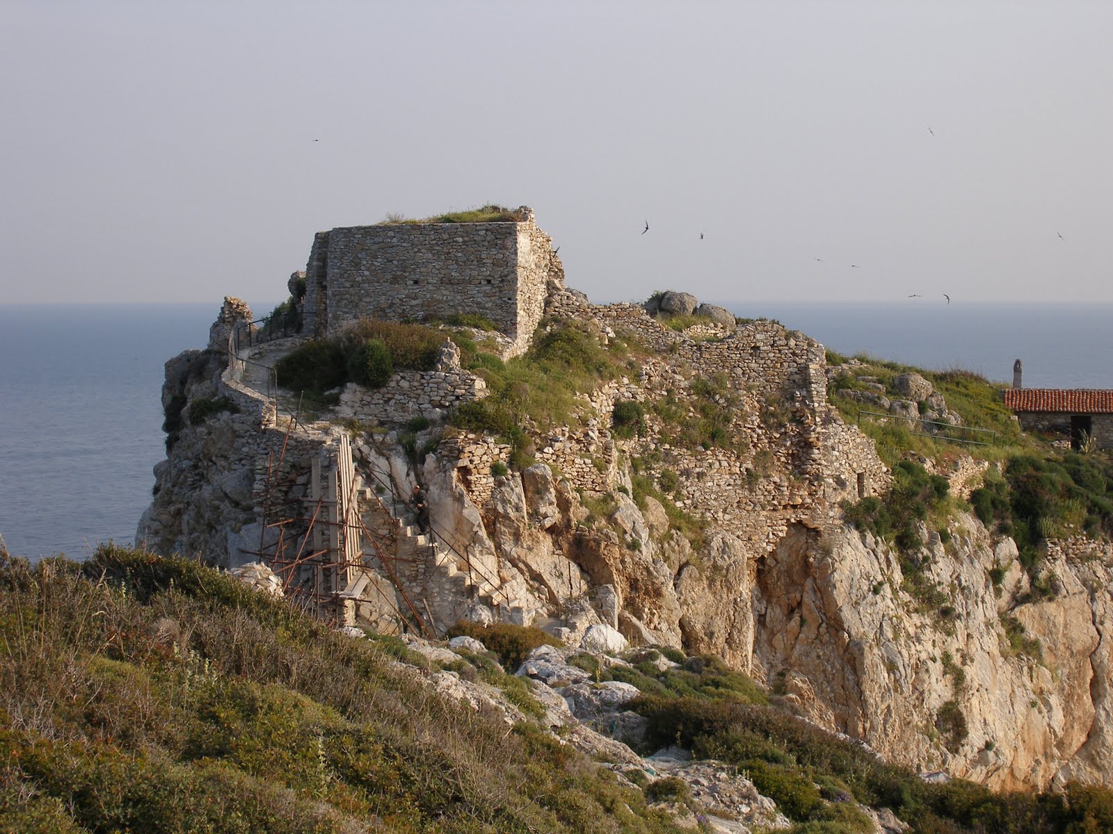 Τὸ Κάστρο τῆς Σκιάθου, ἡ μεσαιωνικὴ πολιτεία (1350-1827): ΘΕΙΑ ...
