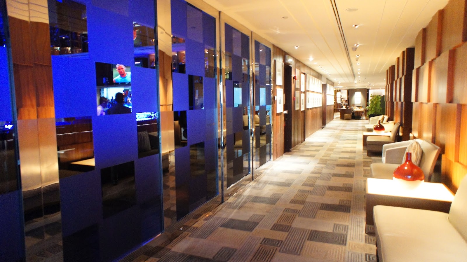 LIFE IN DIGITAL COLOUR: G Tower The Club Bridge Bar