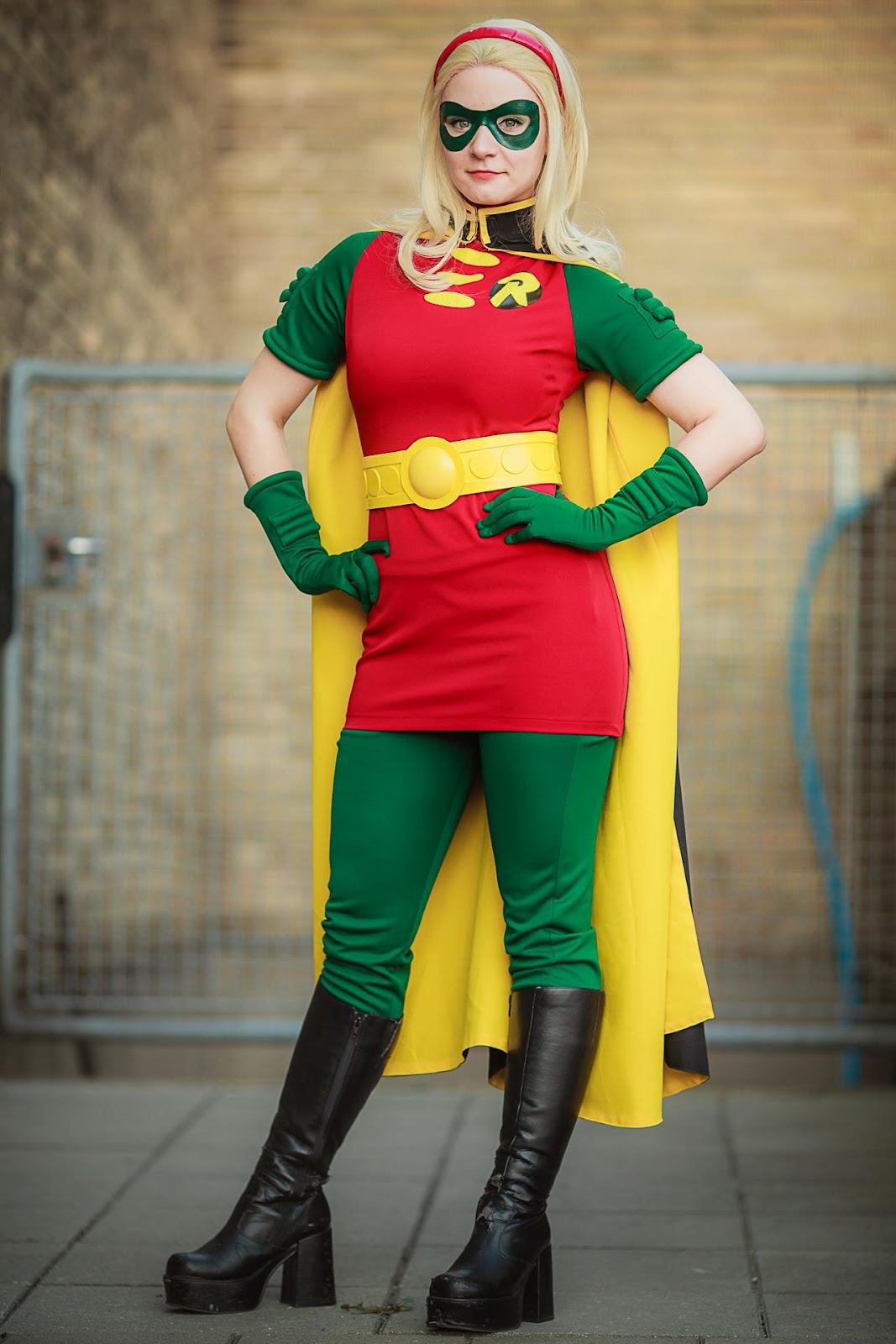 Geek Group Network: [Cosplay] Lady Robin (Stephanie Brown)