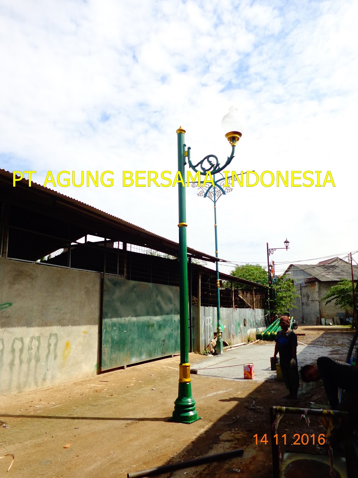 harga tiang lampu penerangan jalan umum - 2 Harga Tiang Antik - Daftar ...