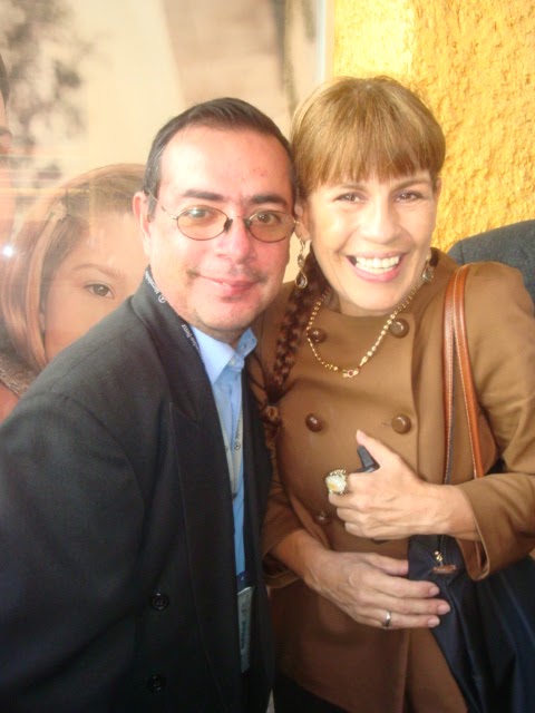 POR LA LUPA: LETICIA PERDIGON UNA REINA EN LA ACTUACION