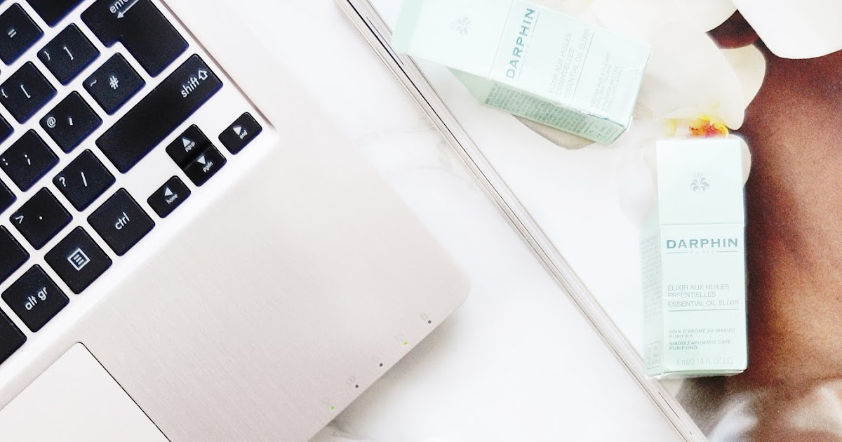 How To Up Your Flat Lay Game in 3 Simple Steps | Makeup Savvy - makeup ...