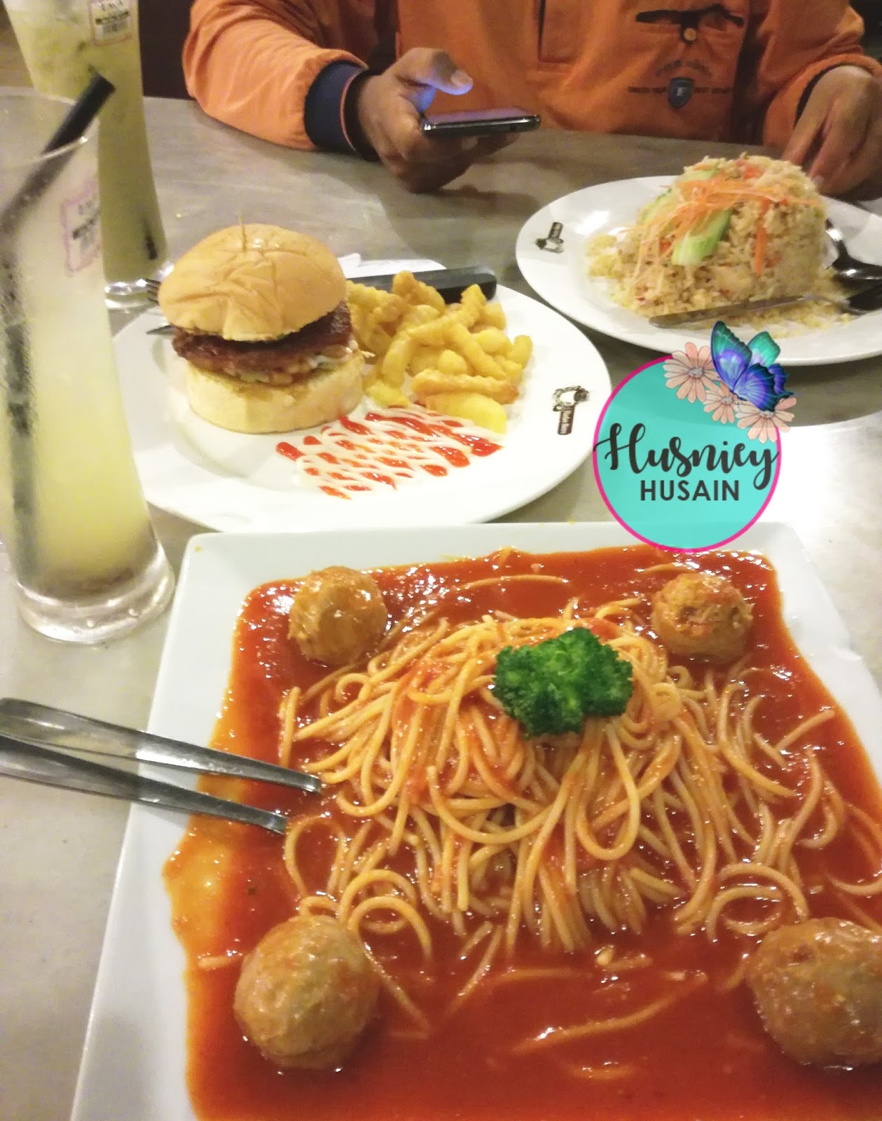 Cadangan Tempat Makan : Hazlan Bistro - Husniey Husain