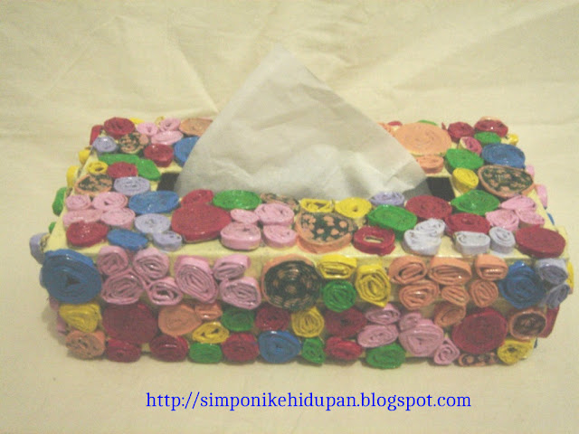 Dunia Kita: Kreasi Kertas Koran - Tempat Tissue Warna-Warni