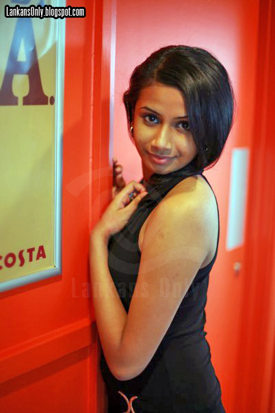 Sri Lankan Hot Sexy Girls: Aseka Wijewardena