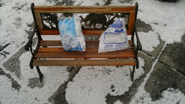 benchsite: Frozen! Ice cold benches from Snowvenia