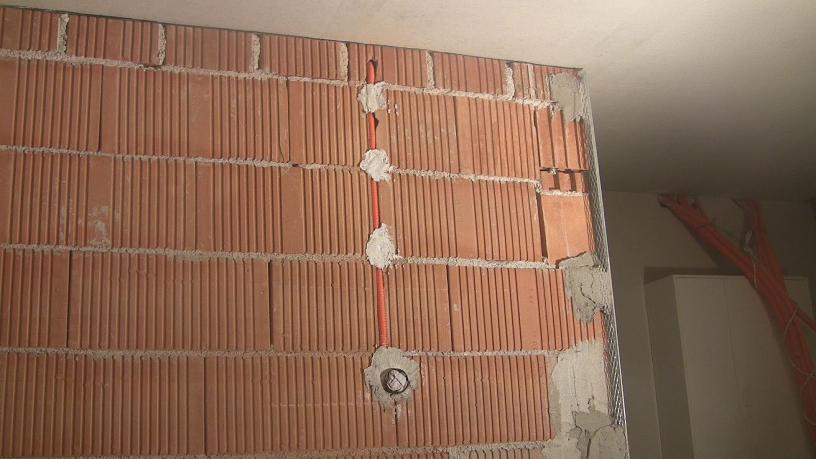 JoMe-Home Bau: 3O - Schlitze klopfen / flexxen