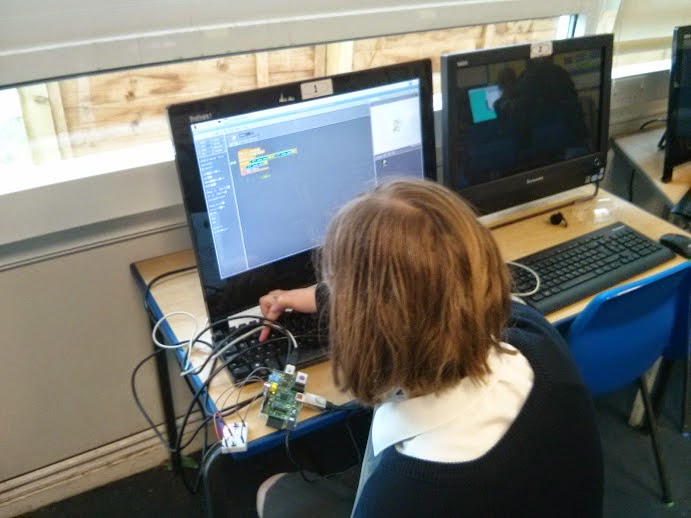 Easily Distracted Raspberry Pi Codeclub Week 6