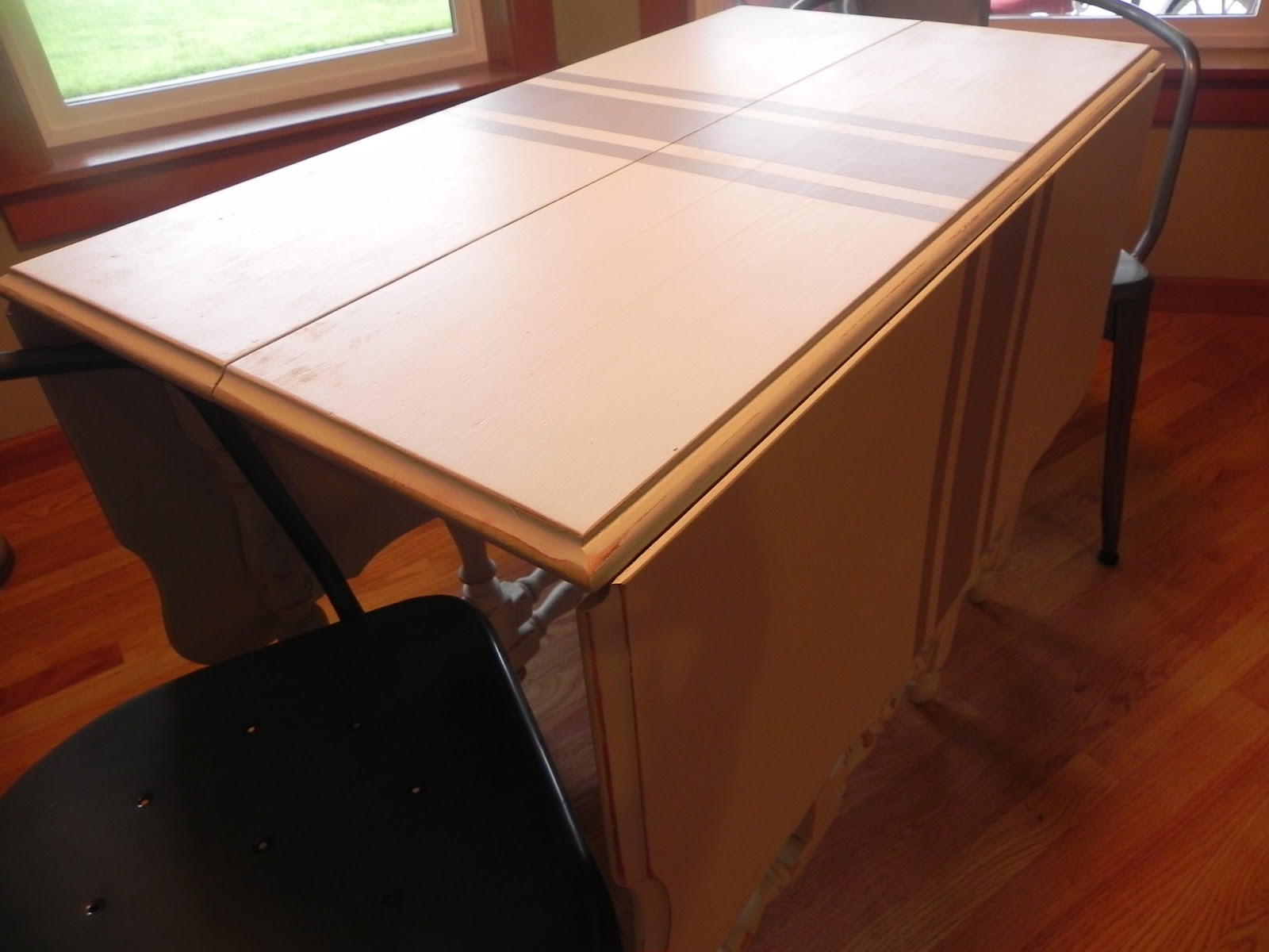 The Shabby Cottage Home: Grain Sack Drop Leaf Table