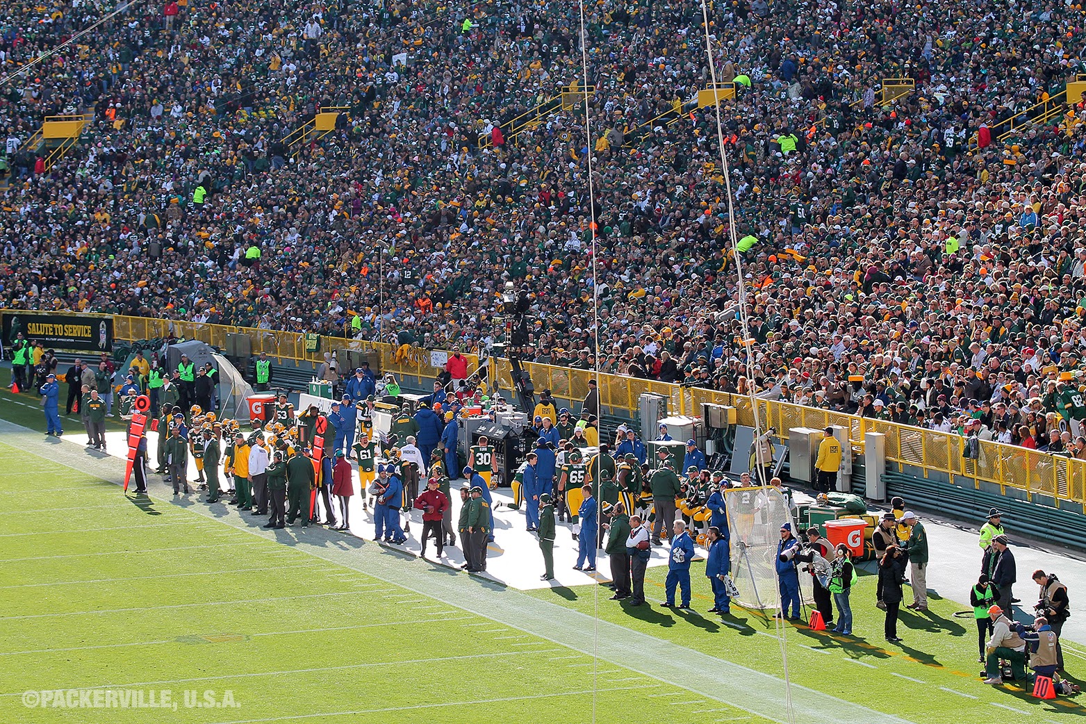 PACKERVILLE, U.S.A.: Packers vs. Eagles