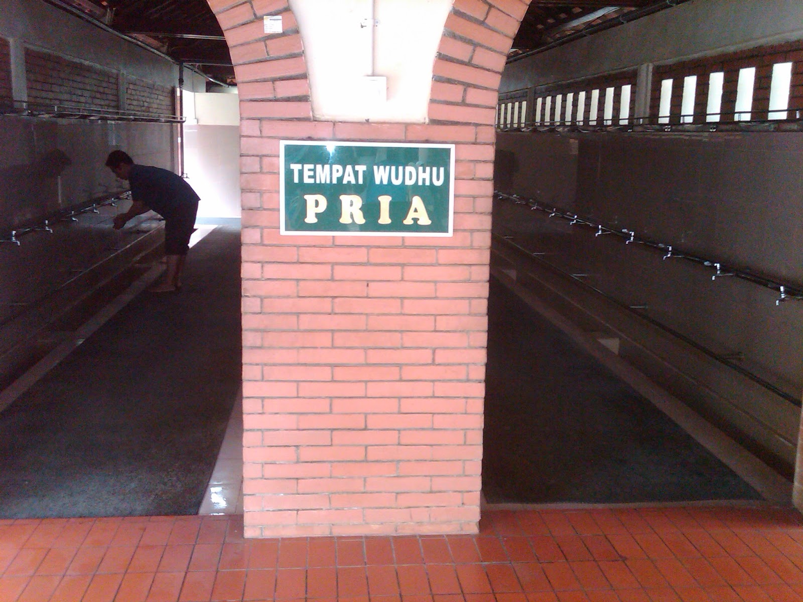 ANEKA INFO ISLAM: MASJID KAMPUS UI / UKUWAH ISLAMIYAH DEPOK