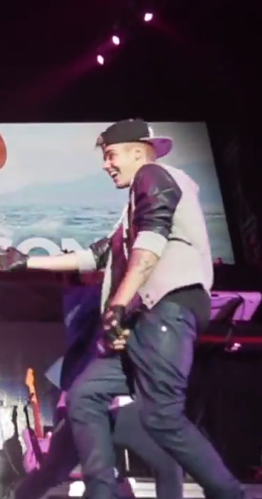 Celeb Saggers: Justin Bieber Sagging Calvin Kleins Below Ass