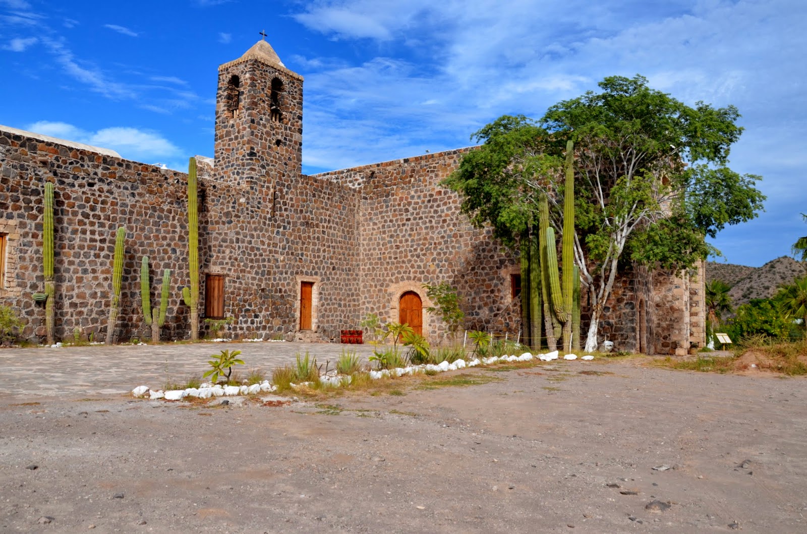 Discovering New Trails: Baja Bound, Part 29. La Trinidad Cave Painting ...
