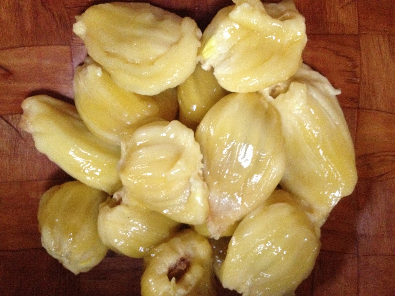 Raw Harmony: The Amazing JACKFRUIT! Raw chewing gum, icecream and more....