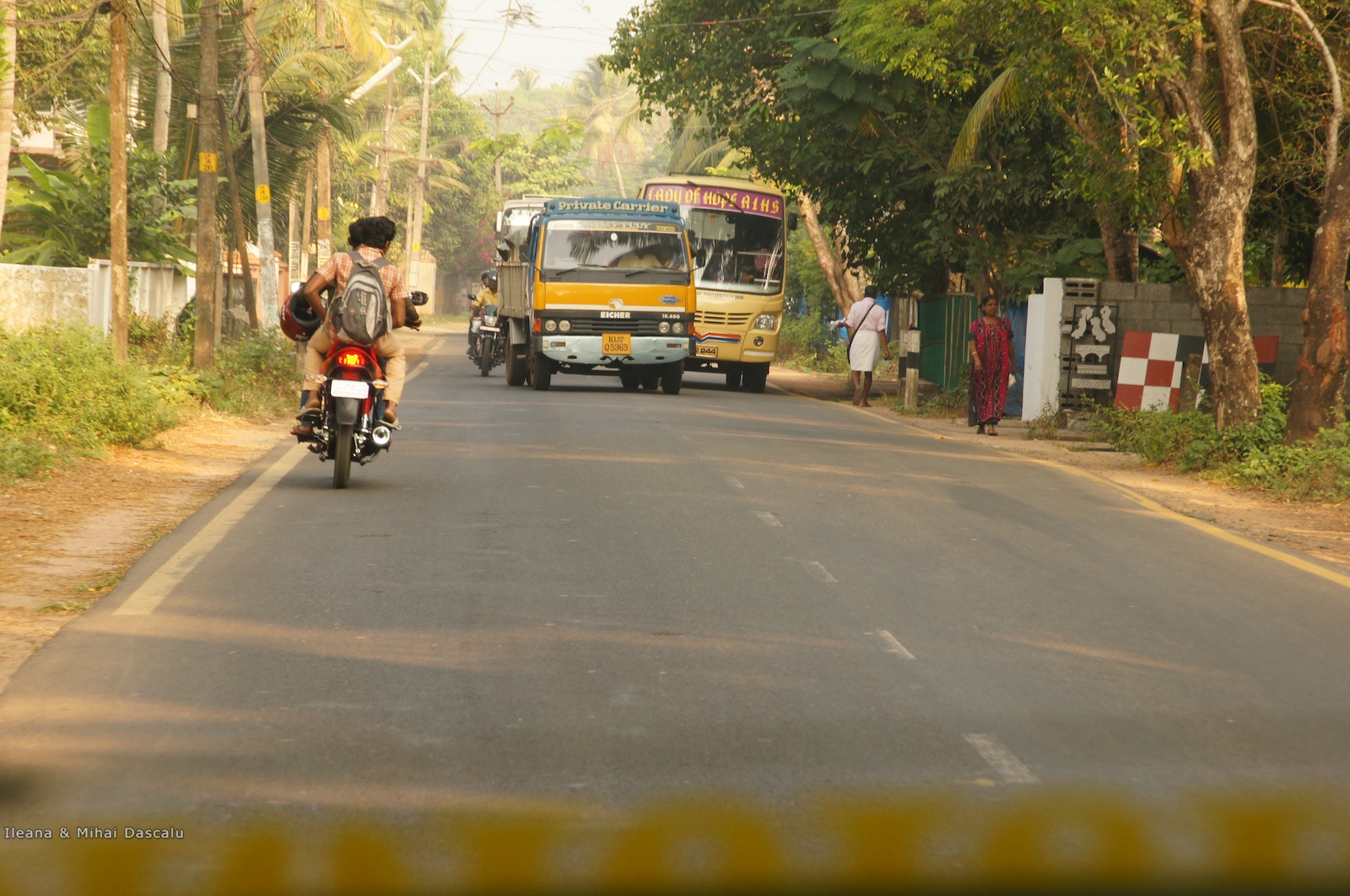 Noi6 Around-the-World: Driving in India