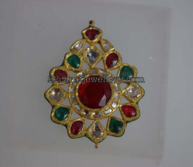 Gemstone Polki Locket - Jewellery Designs