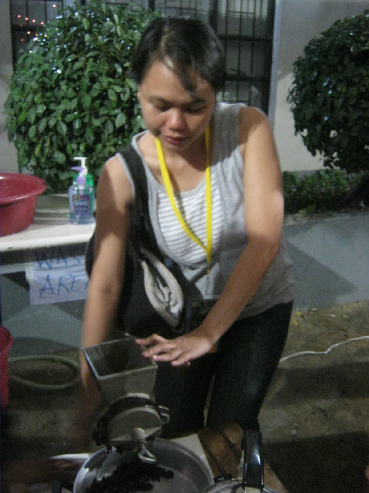 Taste Cebu: How Tableya (Native Chocolate) is Traditionally Made