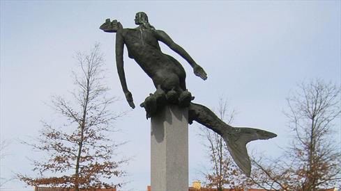Surviving in Odense: Hans Christian Andersen's statues in Odense