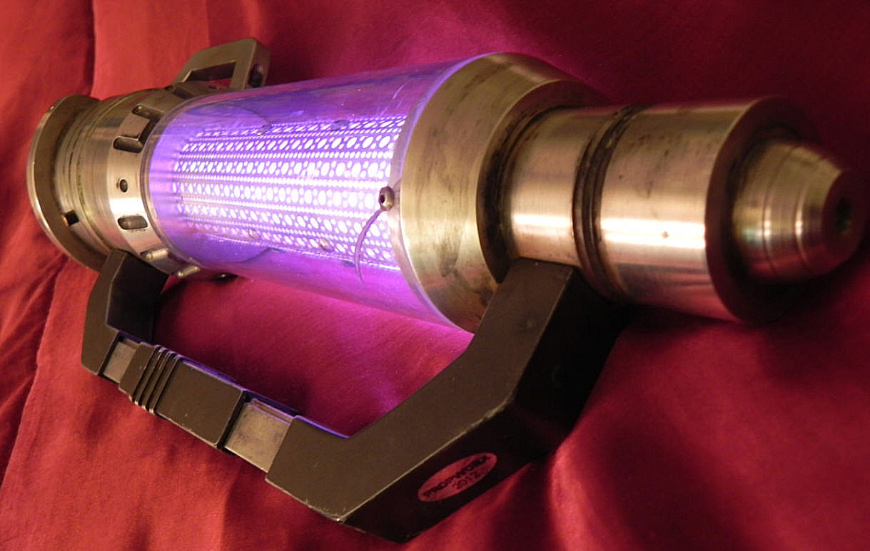 Star Trek Prop, Costume & Auction Authority: Star Trek: Voyager Alien ...