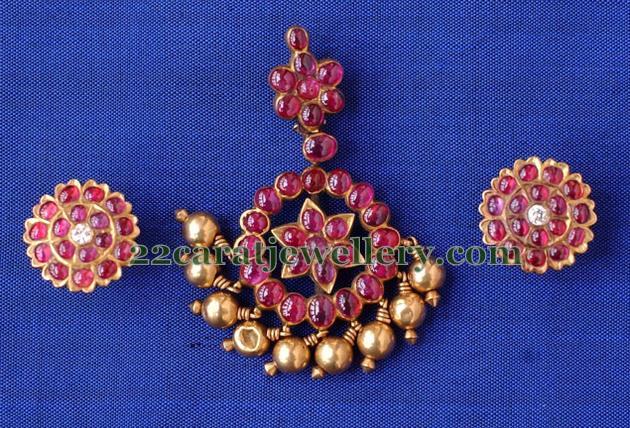 Nice Pendant with Tops - Jewellery Designs