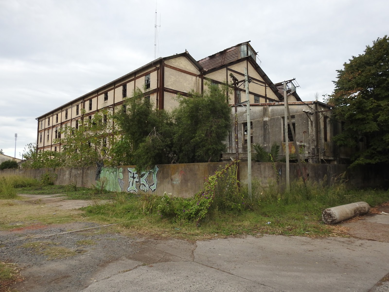 POR TIERRA POR LA TIERRA: Berisso, la Capital Provincial del Inmigrante