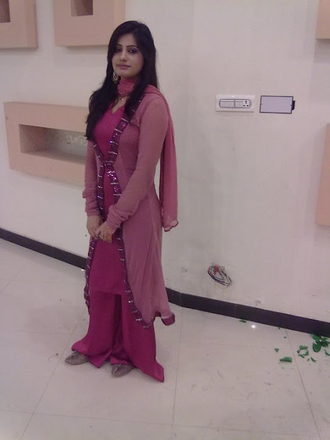 Ahmed Bector Official : AROOJ MUGHAL