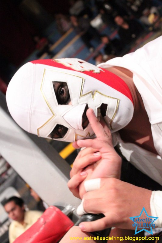 ESTRELLAS DEL RING.: Golden magic retiene ante Bestia 666.