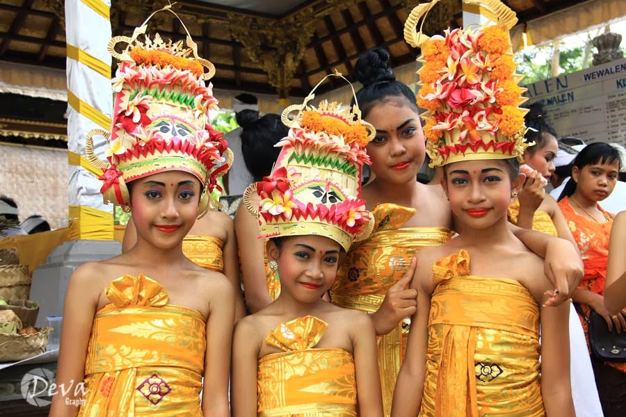 Deva's Journey: Tari Rejang Dewa