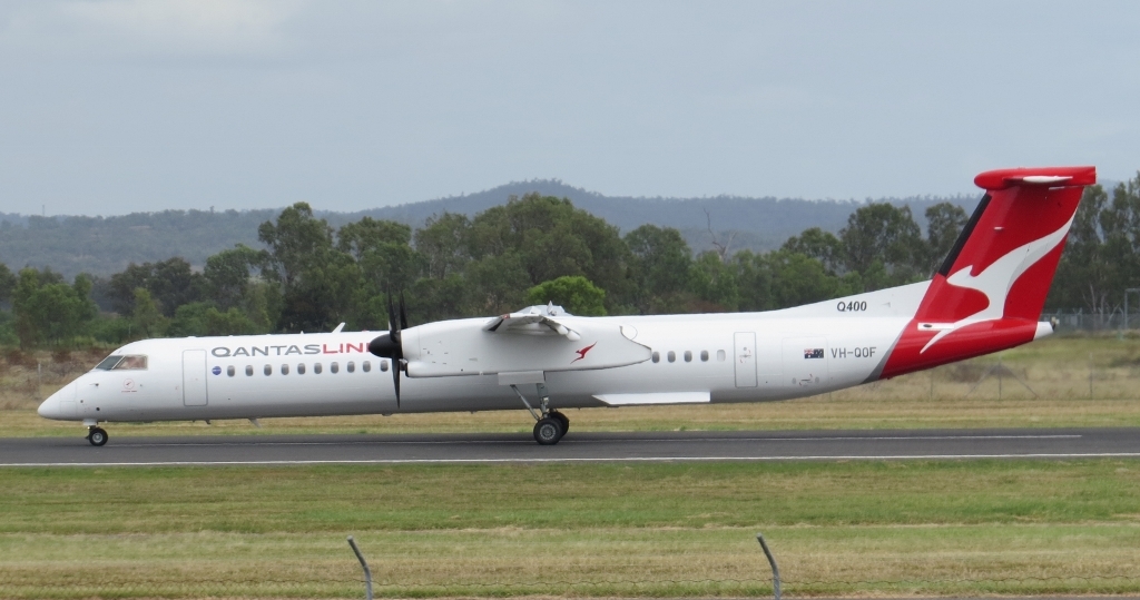 Central Queensland Plane Spotting: QantasLink Dash-8-Q400 VH-QOF ...