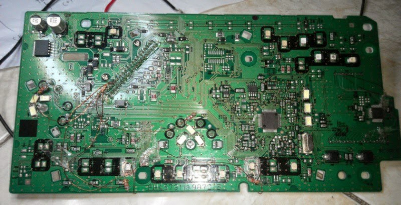 DIY : Trik buka LCD Display Speedometer Agya Ayla tanpa lepas solder-an ...