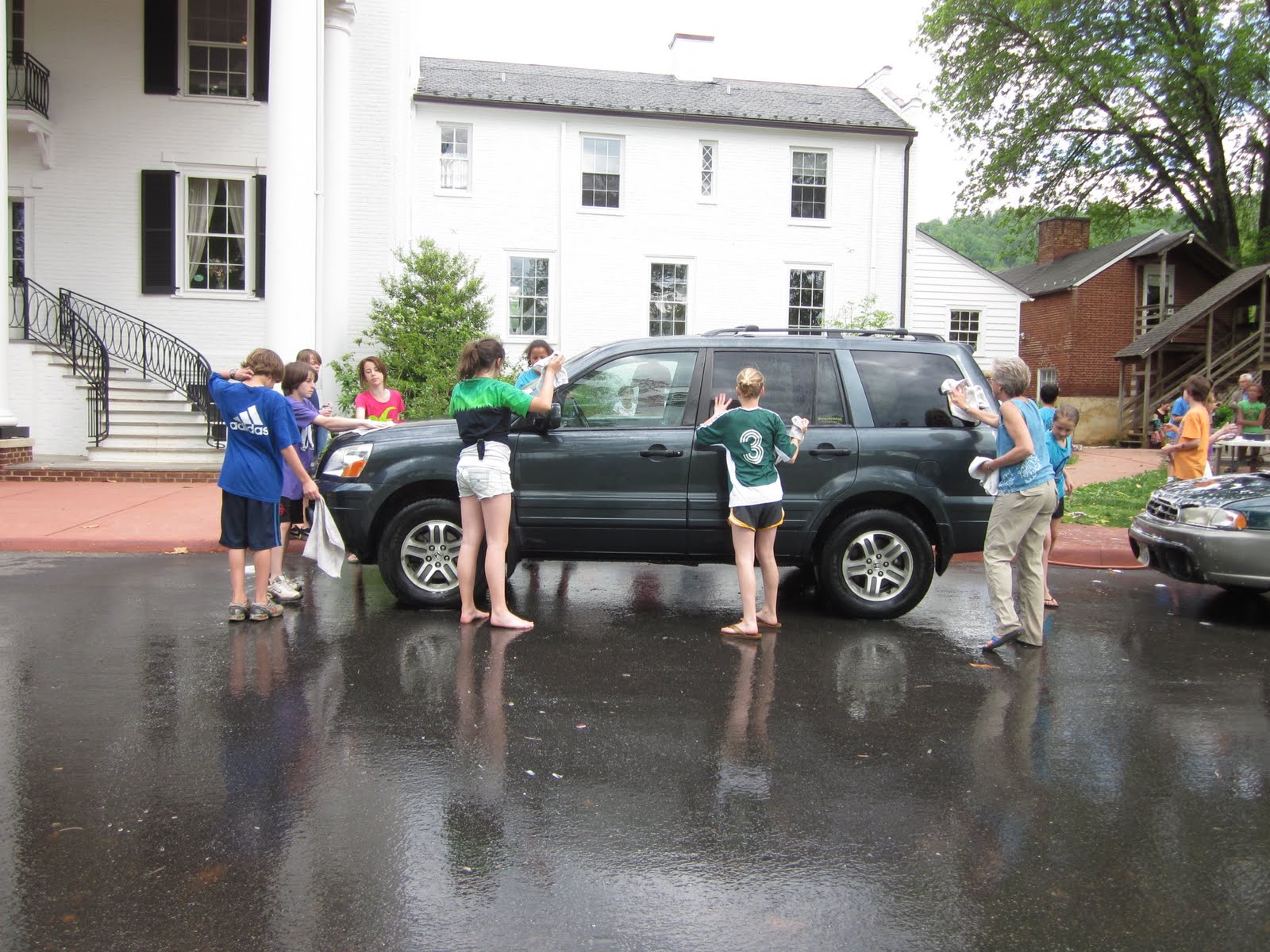Tandem Friends School 6th Grade News Heifer Project Car Wash