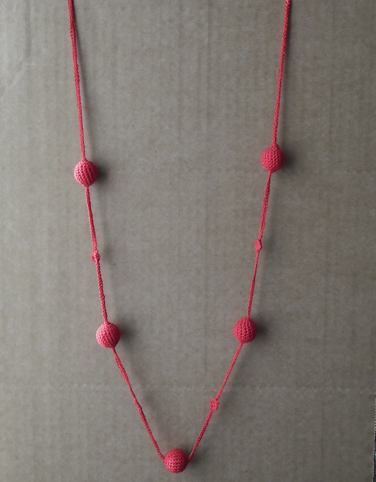 la caixa de costura: Collar de bolas