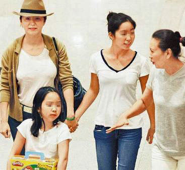 Favorite Hong Kong actresses: Brigitte Lin took her daughters shopping ...