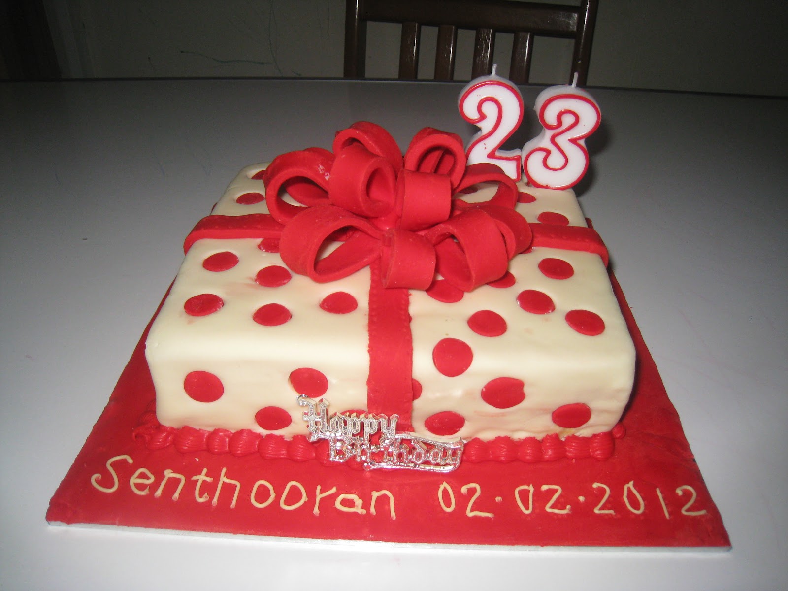 Rajany's Cake Decorations and Sugarcraft: Present cake-23rd Birthday