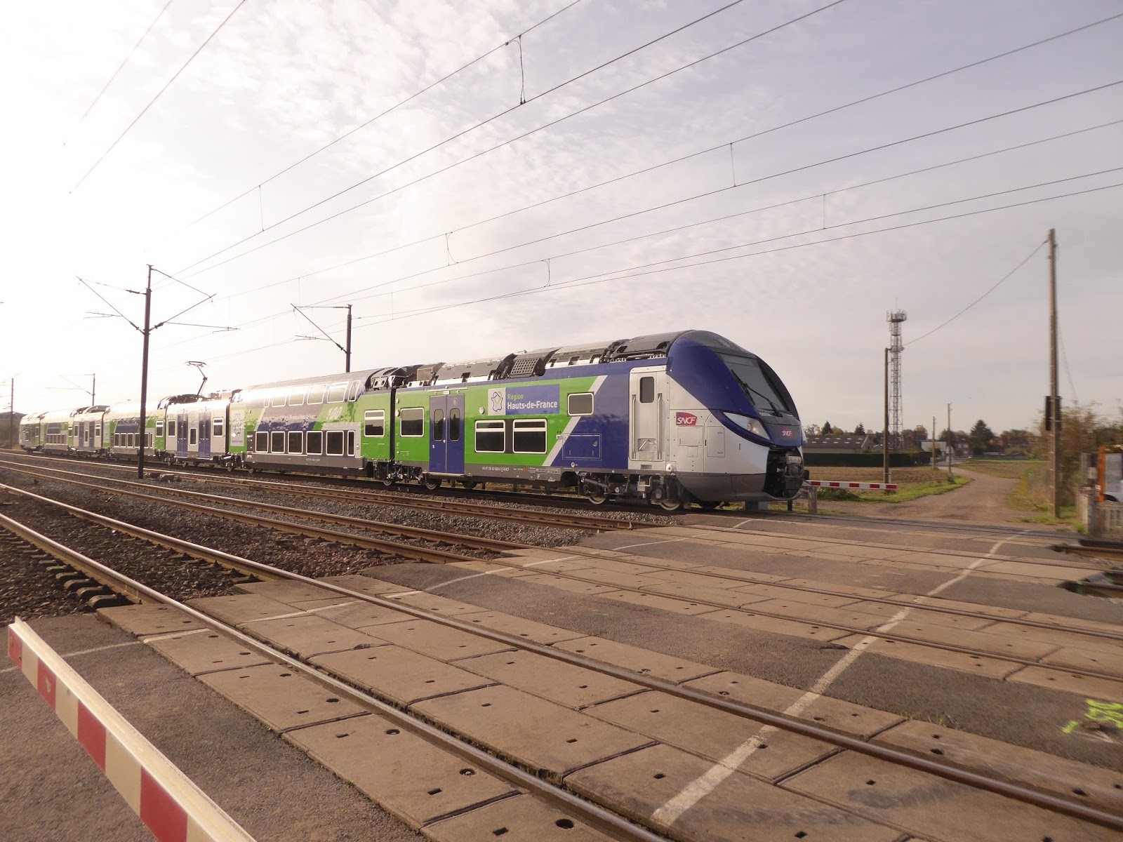 LA PASSION DU TRAIN: Regio2N nouvelle livrée Hauts de France sur la 100 éme